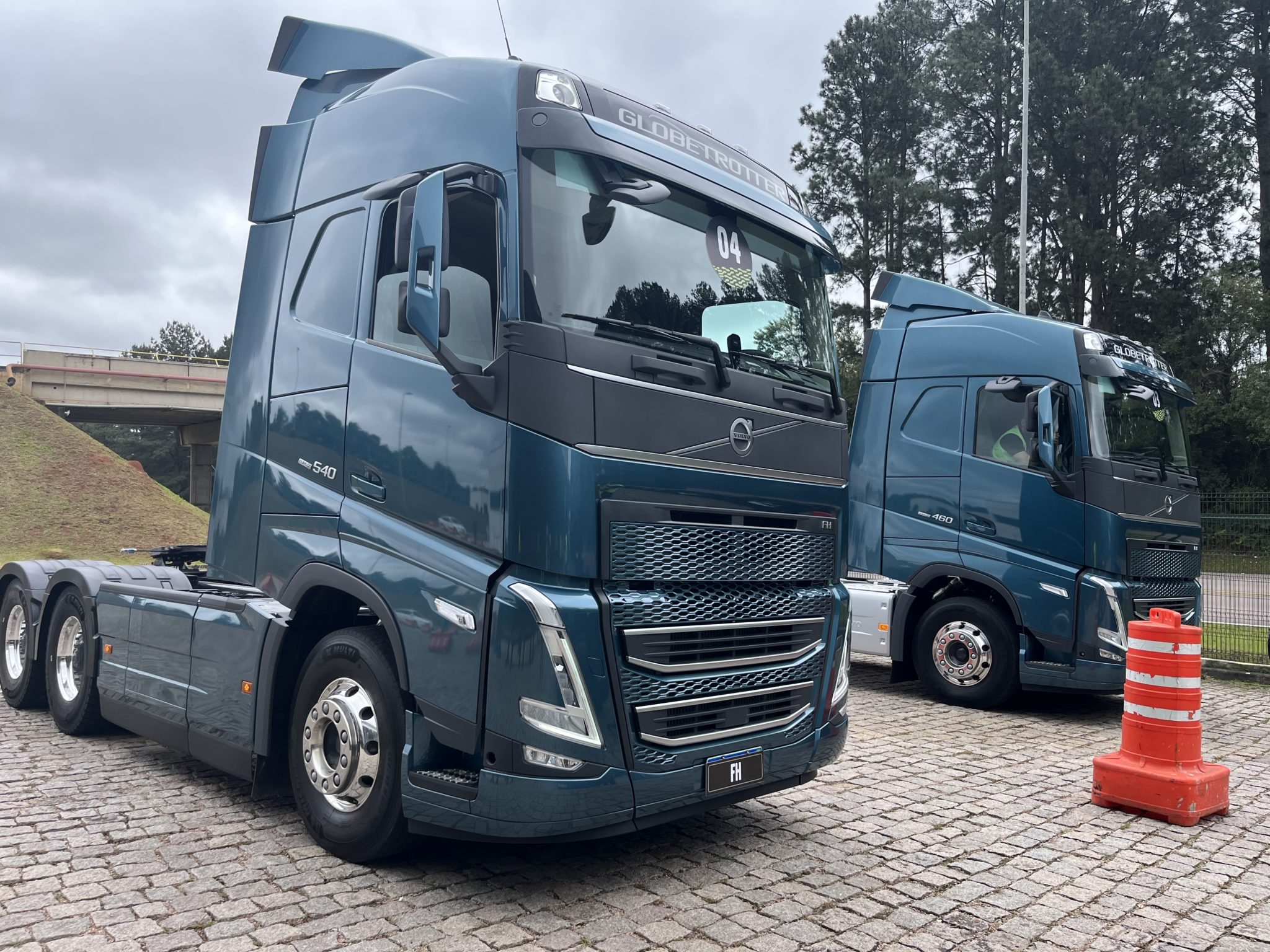 Volvo lança caminhões com motores Euro 6 e mais equipamentos no Brasil ...