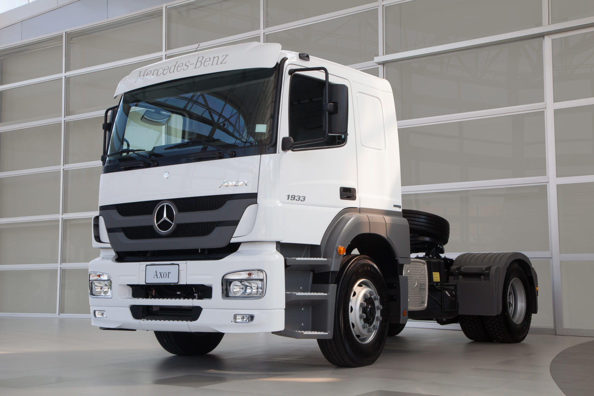 Mercedes-Benz Atego terá versão para substituir Axor 1933 4x2 - Estradão