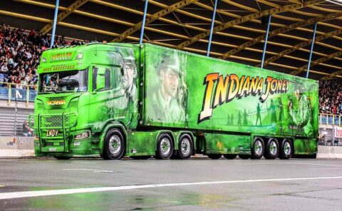Scania R 660 tem personalização alusiva a Indiana Jones; veja como ...