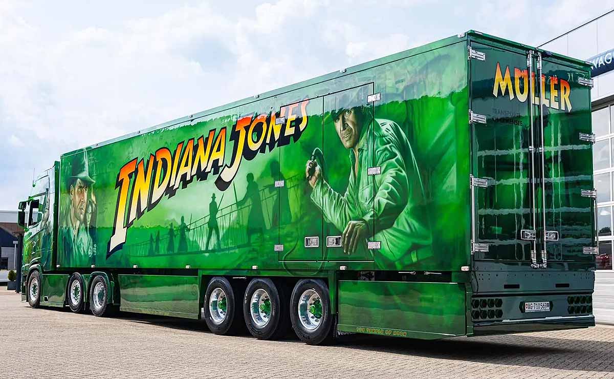 Scania R 660 tem personalização alusiva a Indiana Jones; veja como ...