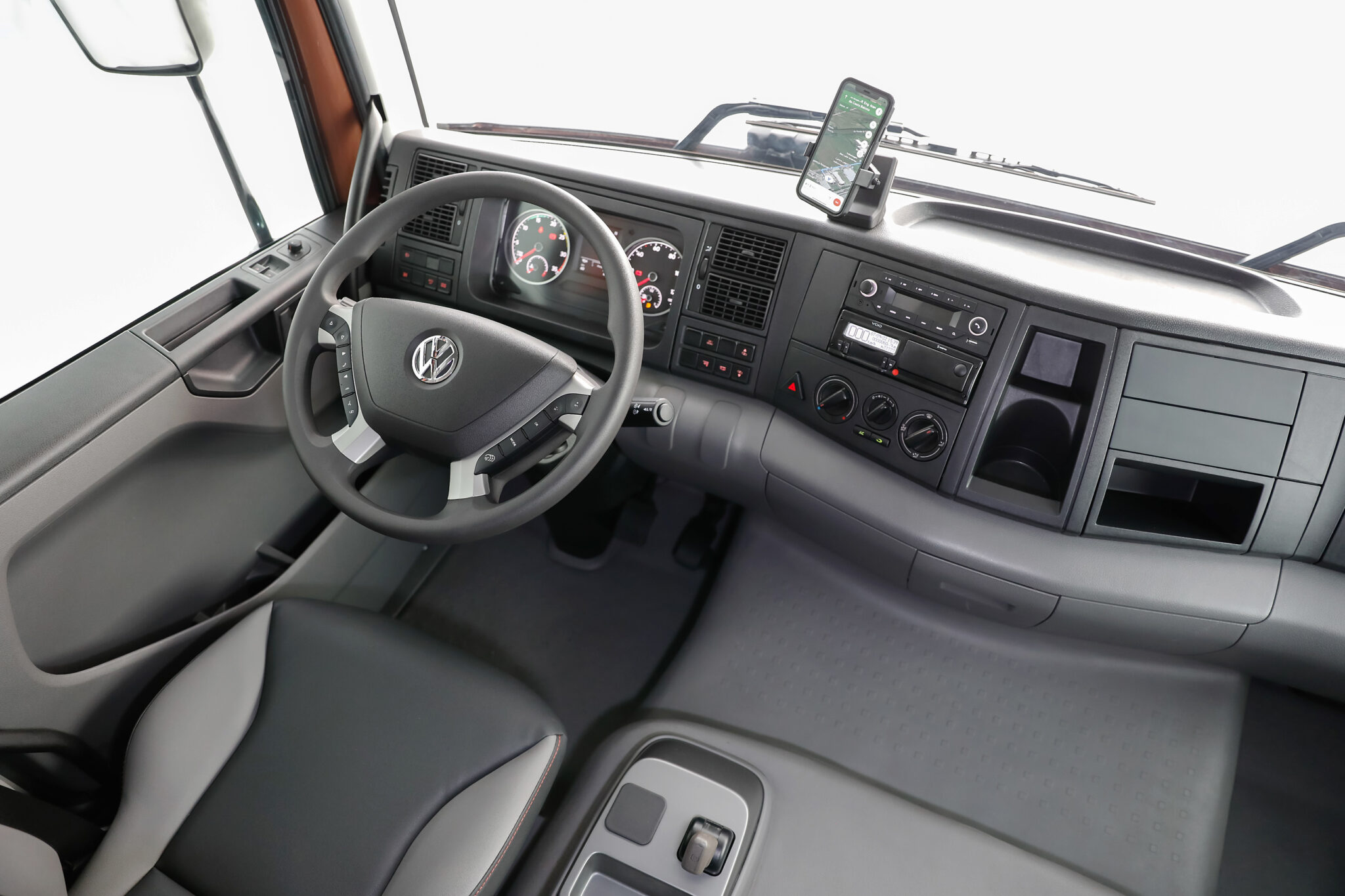 Volkswagen Constellation 26.260 6x2 x 26.320; qual é a melhor? - Estradão