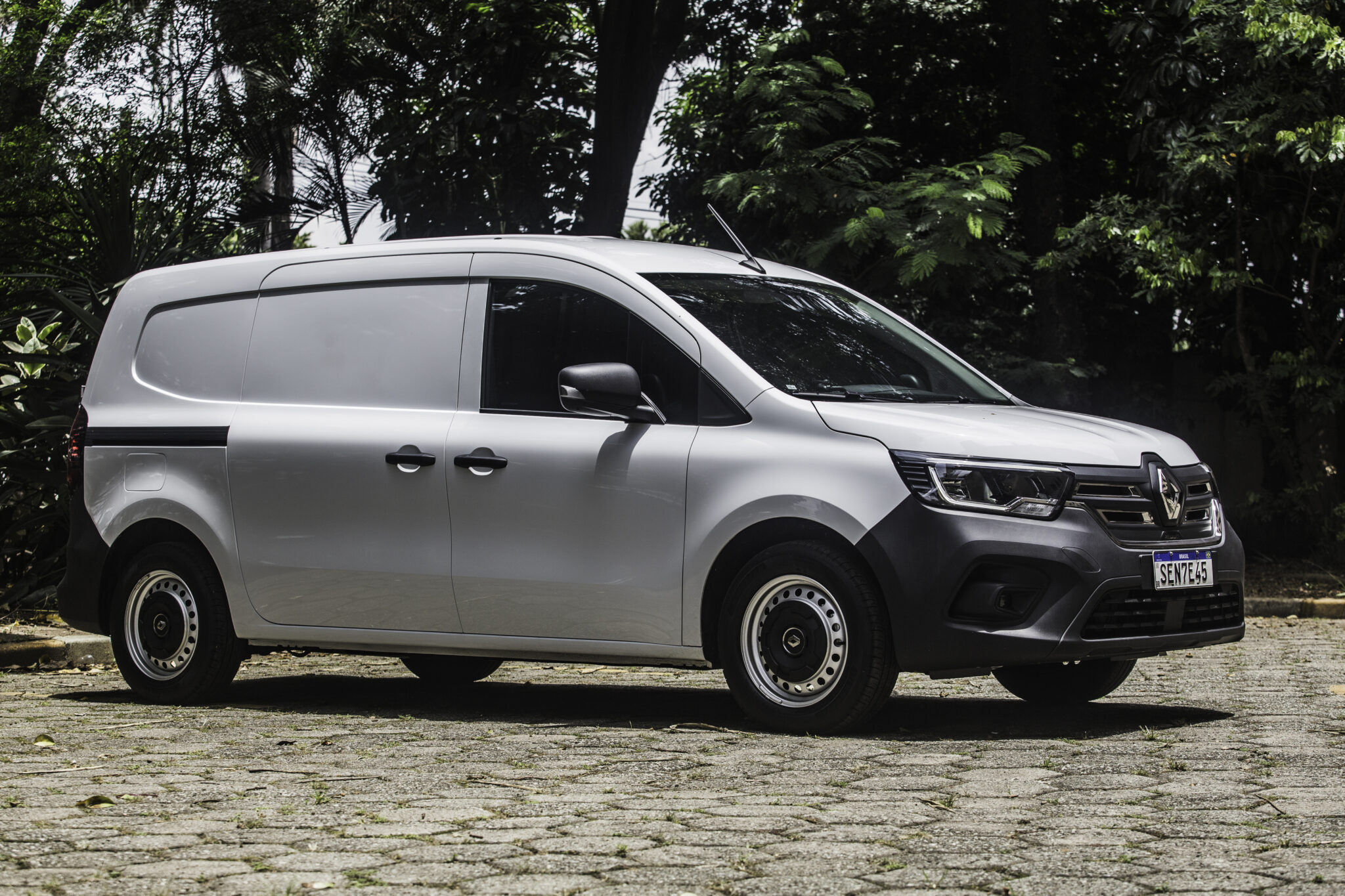 Renault Kangoo elétrico renovado tem dobro de potência; veja avaliação ...