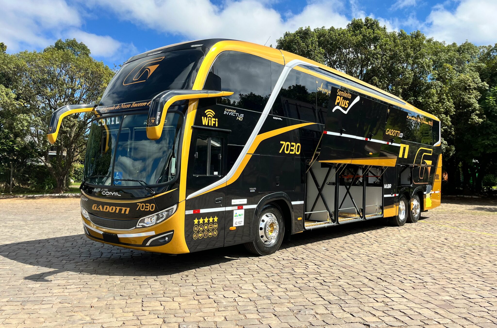 Comil apresenta linha 2025 do Campione HD Invictus - Estradão