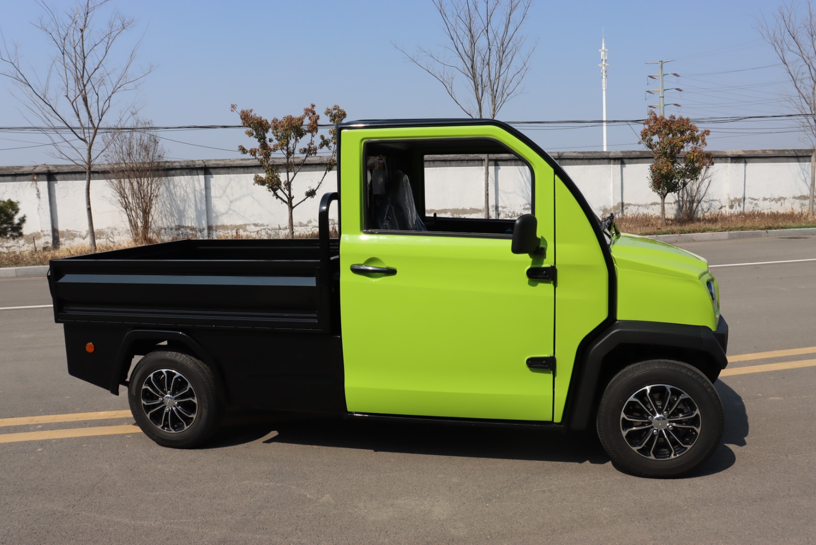 Hitech Electric lança utilitários elétricos urbanos no Brasil - Estradão