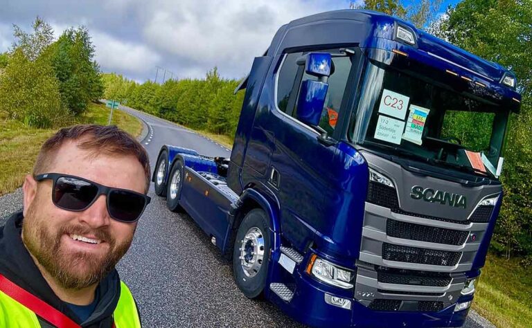 Scania V8 retorna aos Estados Unidos depois de três décadas - Estradão