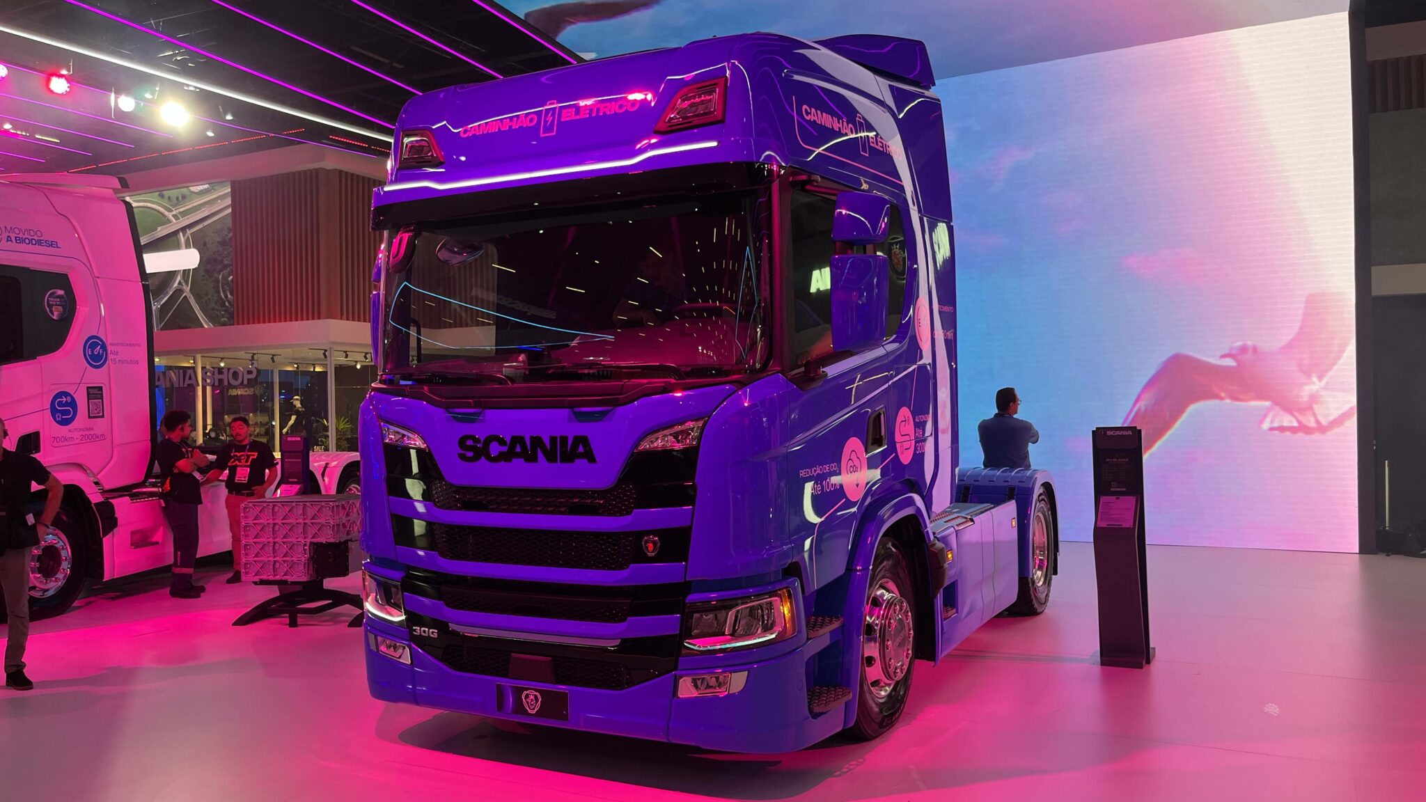 Fenatran 2024 tem invasão de caminhões de baixa e zero emissão - Estradão