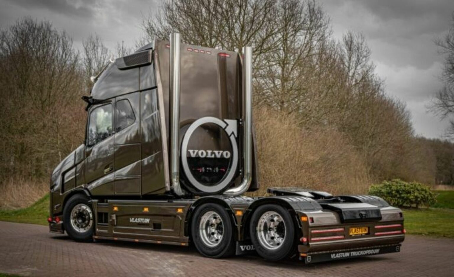 Volvo VT5 Aero, ou FH16 Aero 780, foi reconstruído com cabine torpedo ...