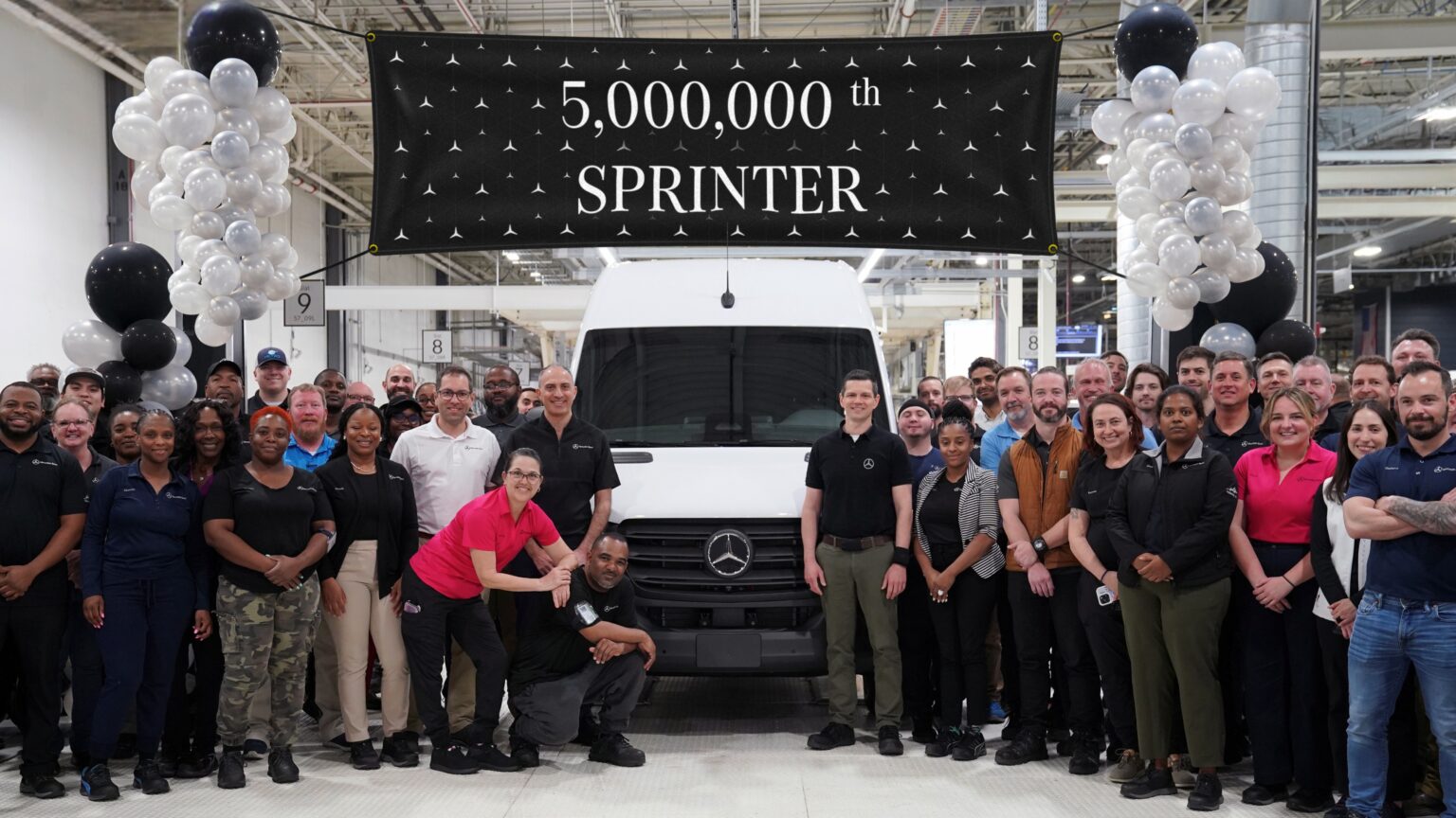 Mercedes-Benz alcança 5 milhões de Sprinter produzidas no mundo em 30 ...