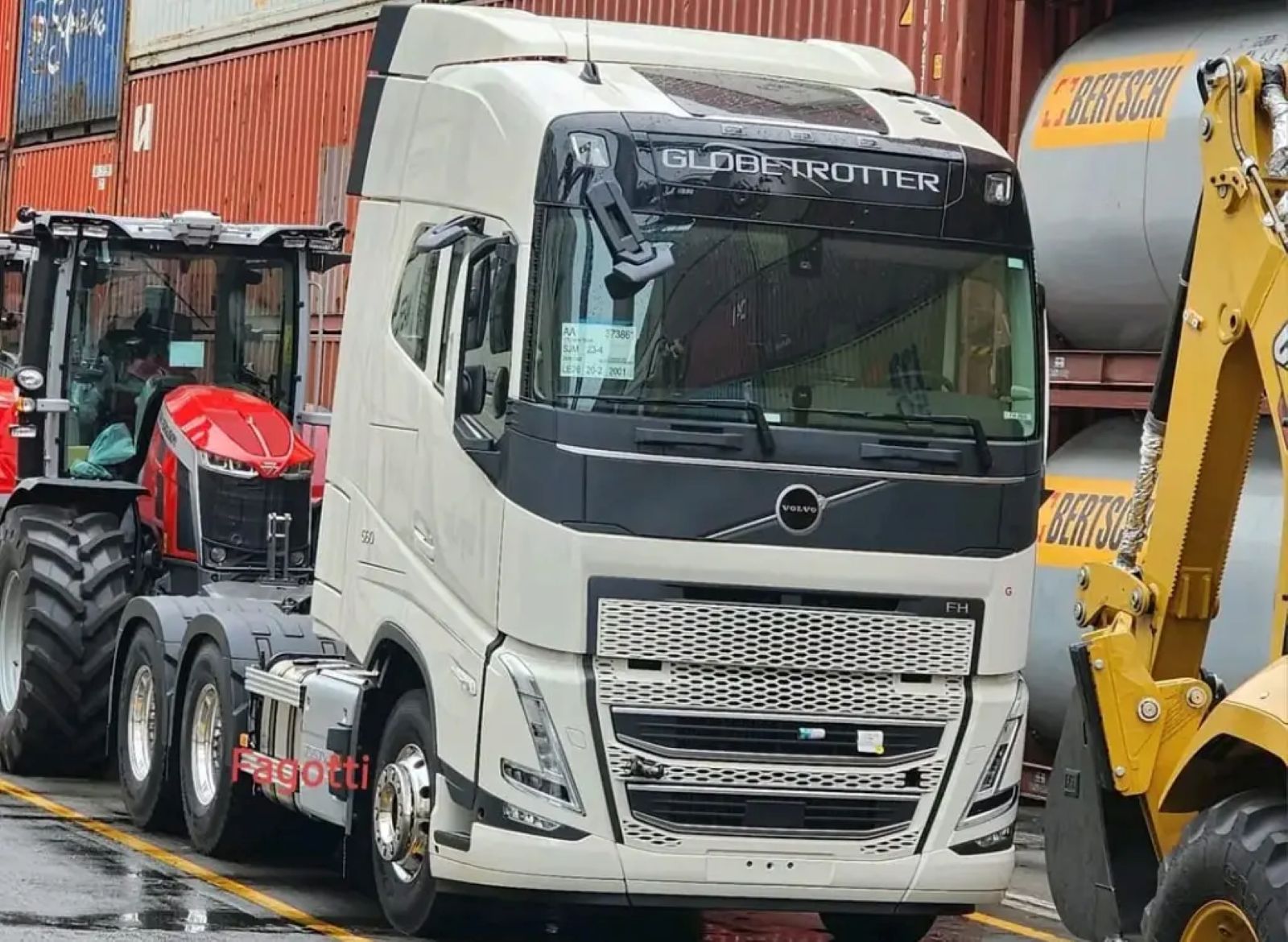 Volvo FH 560 flagrado no Brasil pode antecipar o futuro do extrapesado ...